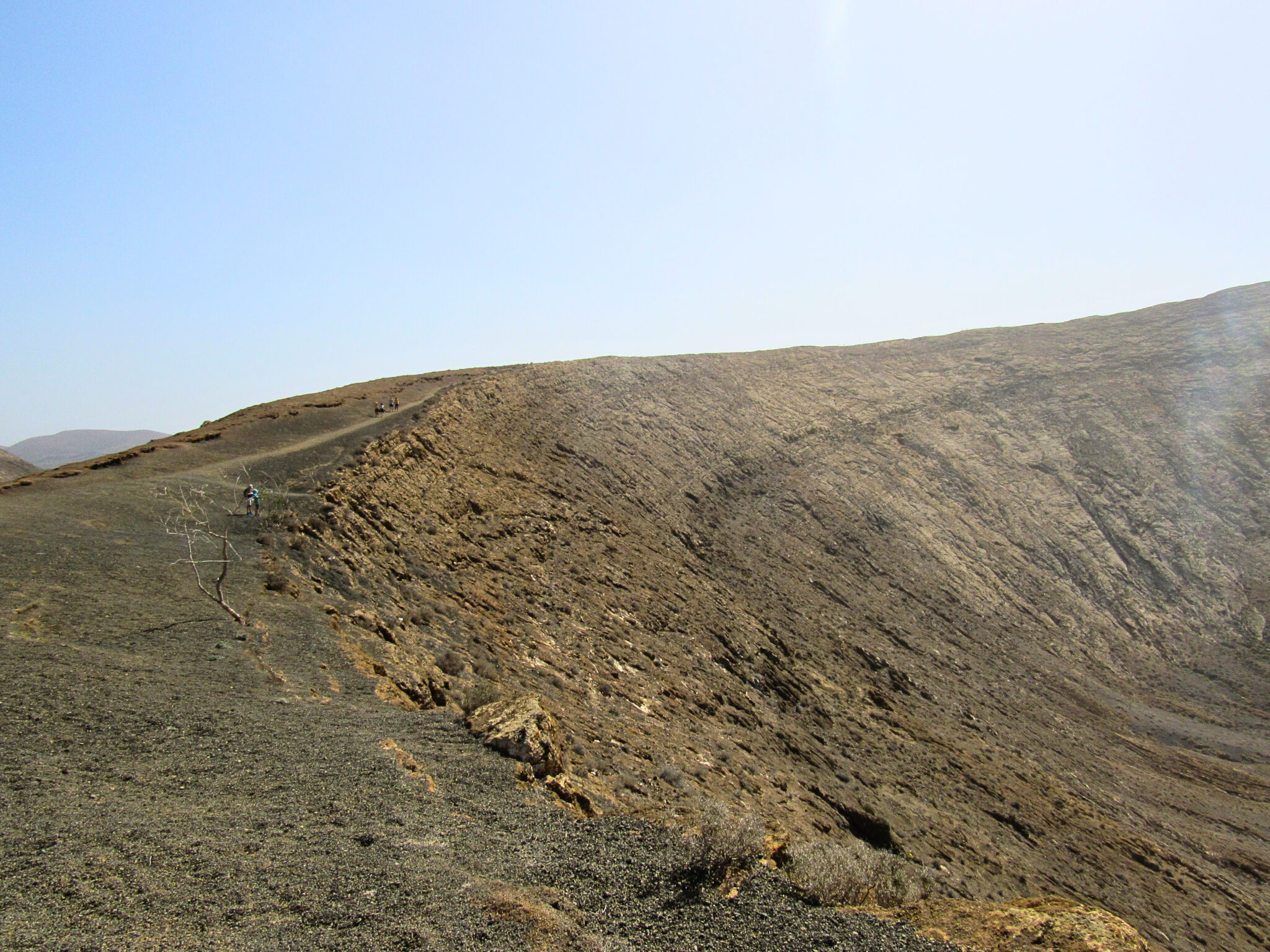 Caldera Blanca Hike - Lanzarote MUST DO ⋆ EverlastingWandering